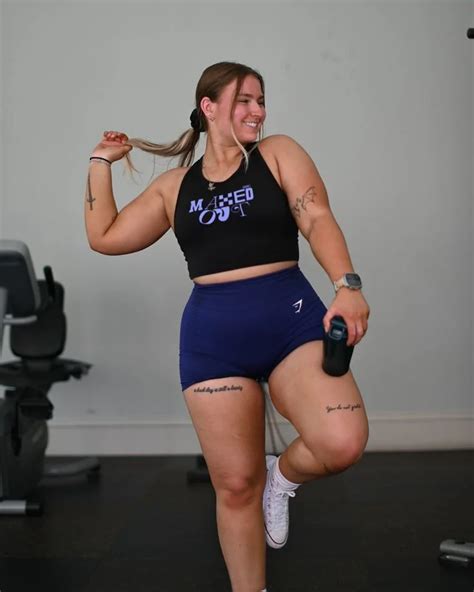 What To Wear To The Gym For Men 21 Best Mens Workout Outfits For