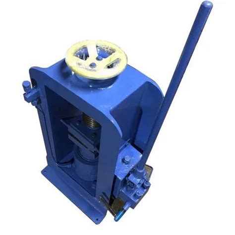 Hand Operated Manual Compression Cube Testing Machine For Lab Purpose Capacity Kn At Rs