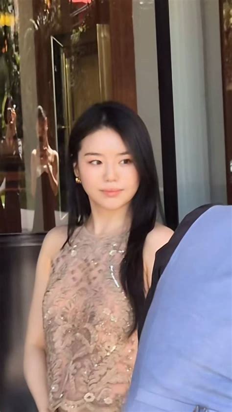 가슴 노출 드레스 벗어 던지고…‘조재현 딸 조혜정 청담동 며느리룩