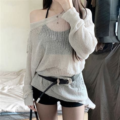 루즈핏 오프숄더 데미지 디테일 시스루 니트 티셔츠 Ag115101