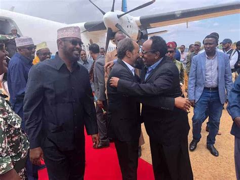 Sawiro Xasan Sheekh Maxamuud Oo Gaaray Kismaayo Radio Risaala