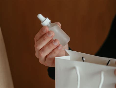 Beginner S Guide To Retinol Serum Everything You Need To Know About This Anti Ageing Wonder