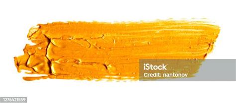 흰색 배경에 격리 된 골드 옐로우 브러시 스트로크 골드 추상 적 스트로크 다채로운 수채화 브러시 스트로크 0명에 대한 스톡 사진