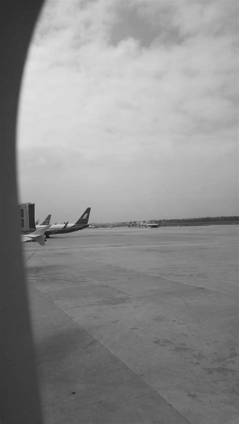 Forest 돈이면 뭐든 다 되는 줄 아는 사람들은 여자도 돈이면 다 좋아한다고 생각하는 것 같은데 돈으로 안 되는 일도 많거니와 아무리 돈을 갖다 부어도 싫은 사람은