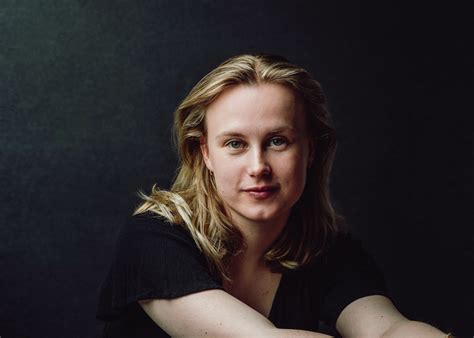 Emma Bones Pullman Management — English