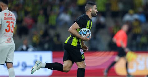 졌다고 선수를 채찍으로 때리는 관중 무서운 사우디아라비아 리그의 팬 문화