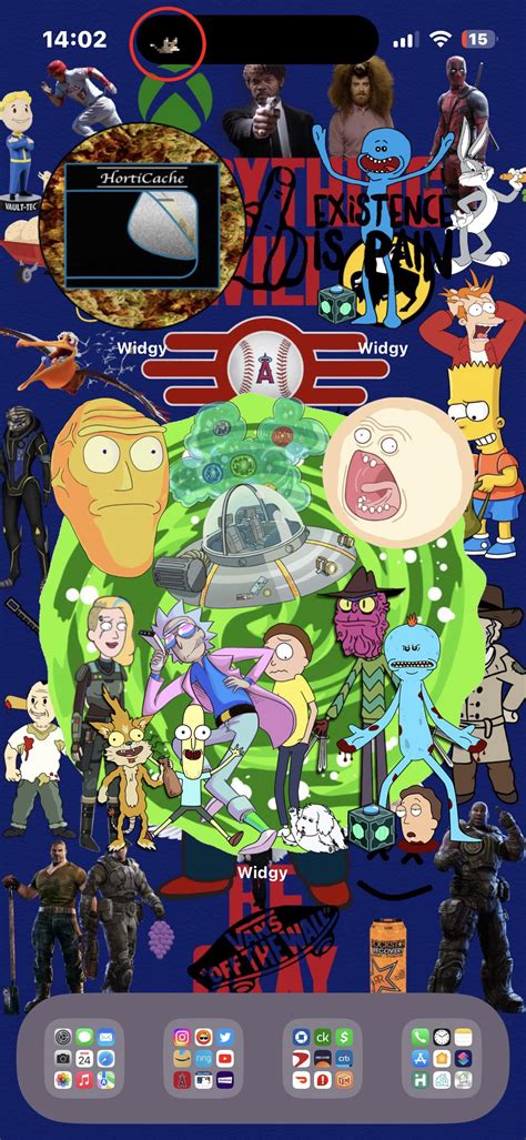 My Pixel Pal Stays In My Dynamic Island While Im On My Phone Even While Using Different Apps