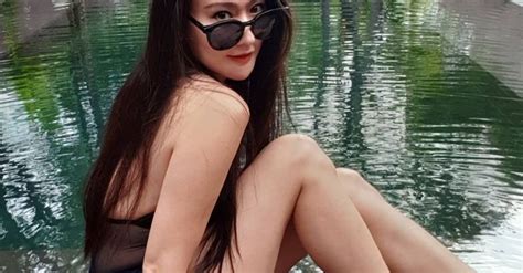 รวมรูปภาพของ มัดรวมความเซ็กซี่ โอ๋ รุ่งระวี 10 ปีผ่านไป สวยแซ่บไม่เปลี่ยน รูปที่ 1 จาก 27