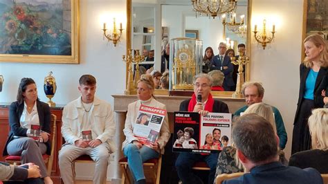 Mère De Mia Schem Otage Franco Israélienne Du Hamas Sexprime à Lassemblée Nationale