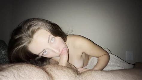 Showing Off Her Insane Head Skills Kum Com