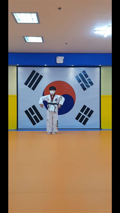 수태권도 시범단 조유신고1단원의 빽더블 피지컬 굿 신입단원모집 측전 빽더블 고1 수태권도시범단
