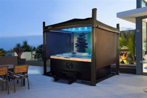 9 Awesome Hot Tub Privacy Screen Types To Get For More Relaxing