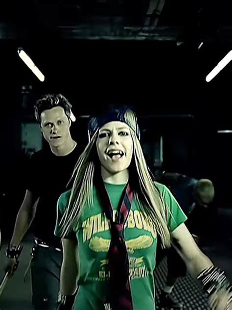 Avril Lavigne Sk8er Boi Inspired Outfit — Keshia Sih
