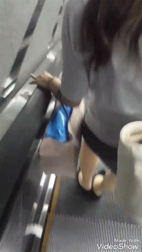 Public Cum On Japanese Girl On Escalator Thisvid Com