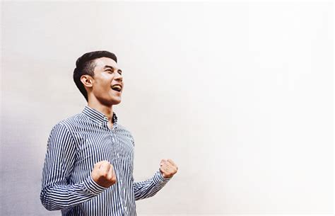 젊고 명랑 행복 사업 축 하 그의 성공 인생 성공 및 비즈니스 성과 개념 자세 권위에 대한 스톡 사진 및 기타 이미지 권위 긍정적인 감정 표현 남자 Istock