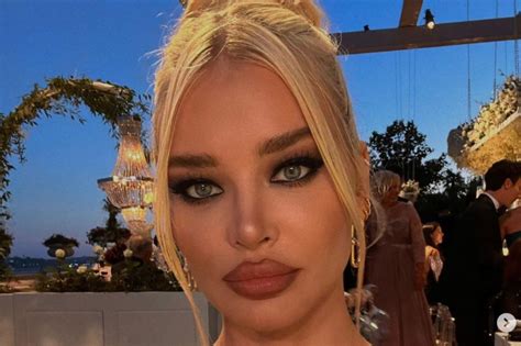 Elegantna I Atraktivna Sofija Milošević U Providnoj Haljini Pokazala