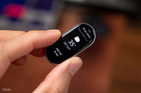 Trên tay Xiaomi Smart Band 9