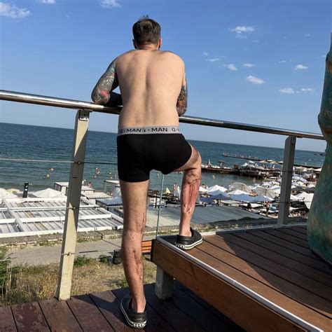 Михайло Олександрович Уявіть що ви чоловік віком від 25 до 45 років Ви служите у війську