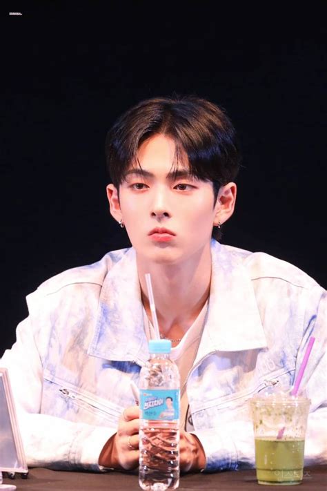 귀 모양까지 완벽한 엘프 그 잡채라는 신인 남자 아이돌 인스티즈instiz 이슈 카테고리