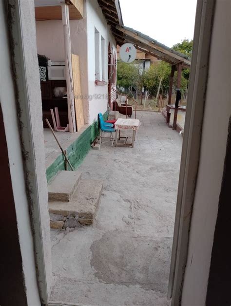 Продава къща в Капитан Андреево Едноетажна къща 80 кв м РЗП 2000 кв м двор Къщи Вили