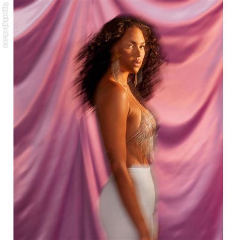 Liz Cambage Nude Sexy The Fappening Uncensored Photo 1202713 FappeningBook