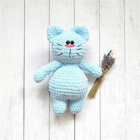 Шкодливый кот амигуруми крючком Вязаный кот котик крючком из плюшевой пряжи схема вязаный