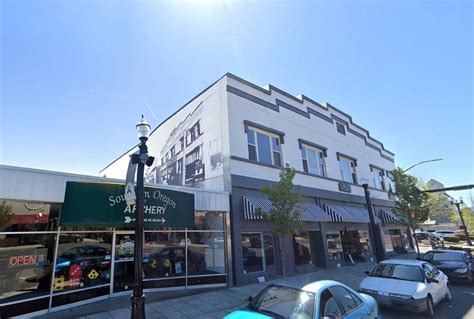 Central Point — Oregon Living