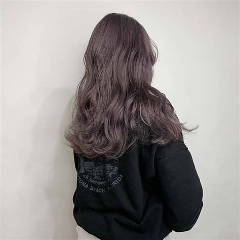 바이올렛 너무 진한것도 싫고 애쉬빛도 적당하게 보였으면 해서 만들어 드린 애쉬바이올렛 😊 이번 컬러는 바이올렛에 진한 색감은 빼고 애쉬 컬러를 적당하게 섞어서 만든컬러