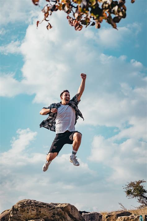 How To Tell If Youre An Entp Vs Estp So Syncd Dating And Personality