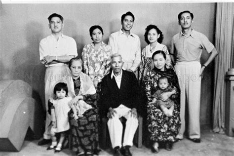 Spores First President Yusof Ishak Was A Champion Weightlifter Mothership Sg News From