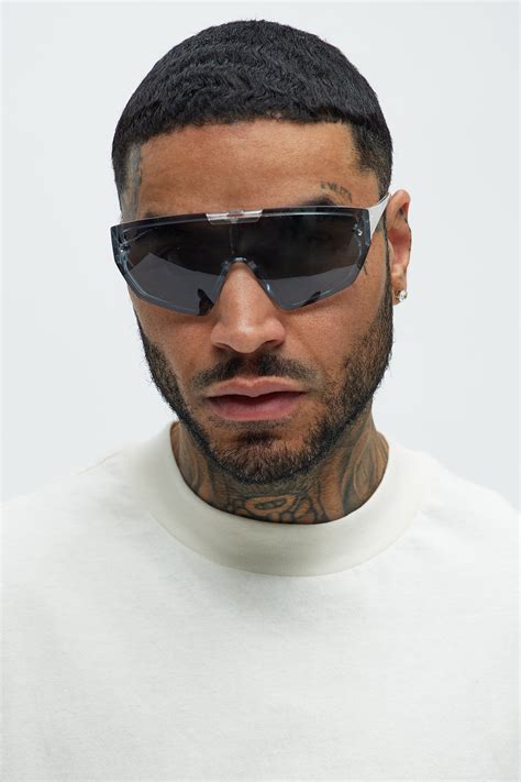 Head Turner Sunglasses Dark Grey Fashion Nova