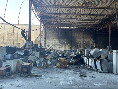 Під час обстрілу окупантами складів техніки під Києвом у повітря потрапили тисячі тонн шкідливих