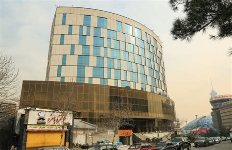 مجتمع اداری تجاری سینا واقع در شهرک غرب تهران