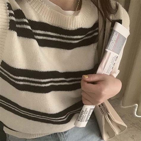 스트라이프 라운드넥 니트 베스트 조끼 니트조끼 가을니트조끼 조끼니트패션 데일리코디룩 패션기본템 에이블리