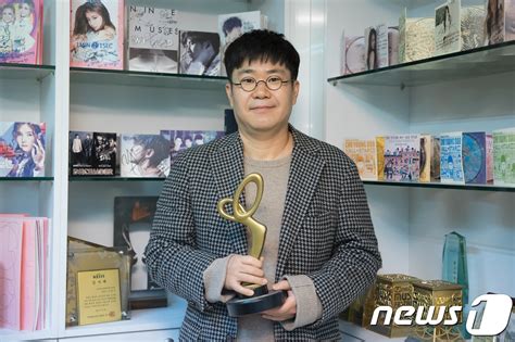 황미현의 방토크② 조영수 작곡가가 제작하면 망한다 Bts·마마무로 희망 뉴스1