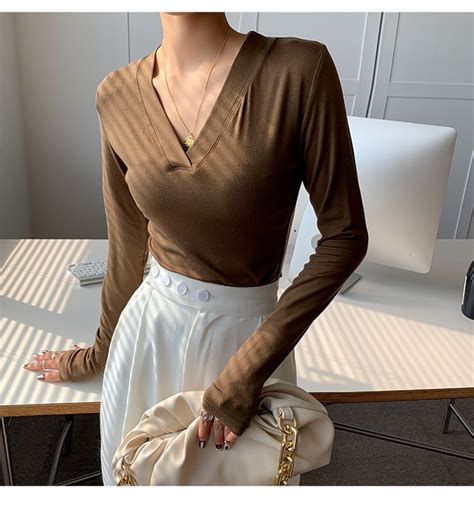 브이넥 무지 슬림핏 긴팔 여성 티셔츠