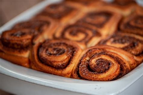 Ρολά Κανέλας Συνταγή Δημήτρης Μακρυνιώτης