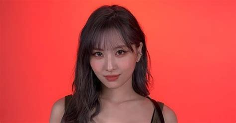 트와이스 모모 글래머 몸매 강조한 핫팬츠 보디슈트 핫하다 핫해