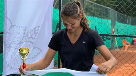 Лия Каратанчева и Елица Костова се класираха за полуфиналите в София