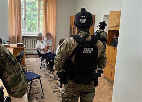 Кому війна а кому Передано до суду справу начальника митниці в Рені який наживався на