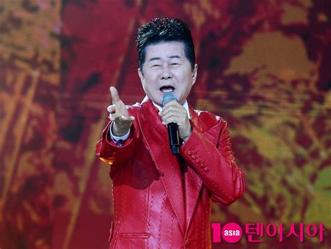 태진아 치매 투병 아내 각별한 간병 감동 5년 세월 50년처럼 느껴져 체크타임 텐아시아