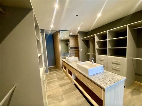 Departamento De 3 Habitaciones A Un Costado Del Edificio Del Pantalón