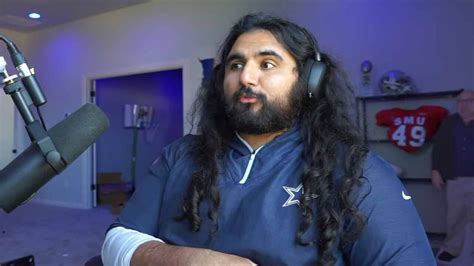 Esfand Age Height Net Worth Girlfriend Biography And More