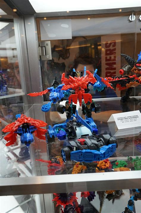 Botcon 2014 Hasbro Transformers Figure Display Photos Part 2 Transformers News Tfw2005