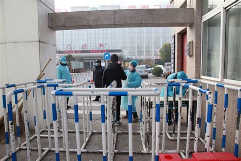 漯河众泰保安公司驻漯河市中心医院保安队：有疫情，我们不退缩，守一线，誓要战到底！ 搜狐大视野 搜狐新闻