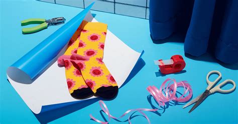 How To Wrap An Odd Shaped T 7 Hacks To Slay The Holidays