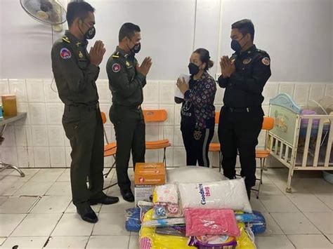 ឯកឧត្តម ឧត្តមសេនីយ៍ឯក ហ៊ុន ម៉ាណែត និង លោកជំទាវ ចាត់ក្រុមការងារនាំយកអំណោយជូនដល់គ្រួសារ នាយចំណង់