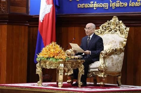 ព្រះមហាក្សត្រ ចេញព្រះរាជក្រឹត្យត្រាស់បង្គាប់តែងតាំង សម្ដេចពញាចក្រី ហេង សំរិន