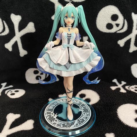 Miku Wonderland Figure Only Depop