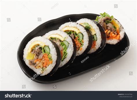 4 426 김밥먹여주기 이미지 스톡 사진 및 벡터 Shutterstock